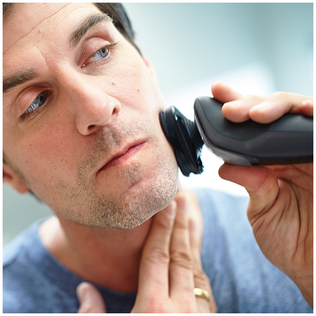 Philips Wet & Dry Series 5000 Men's Shaver with Additional Shaving ...